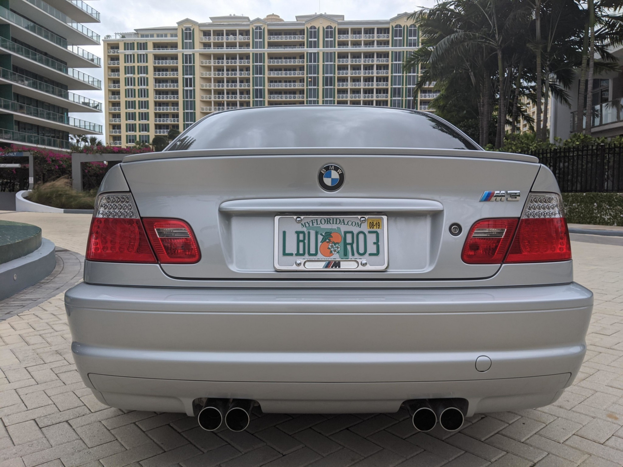 E46代2002款宝马M3配六速手动，333马力，拍卖价已达30000美元_搜狐汽车_搜狐网