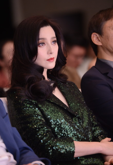 翻身有望？港媒曝范冰冰“下海”两分钟赚千万，吸金力依然强大_演艺事业