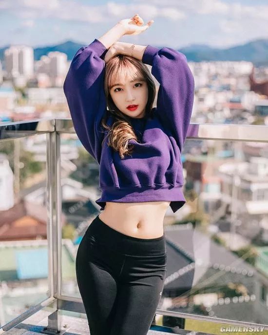 球技过人的白皙正妹 韩国蜂腰美腿的网红模特_rahee_s