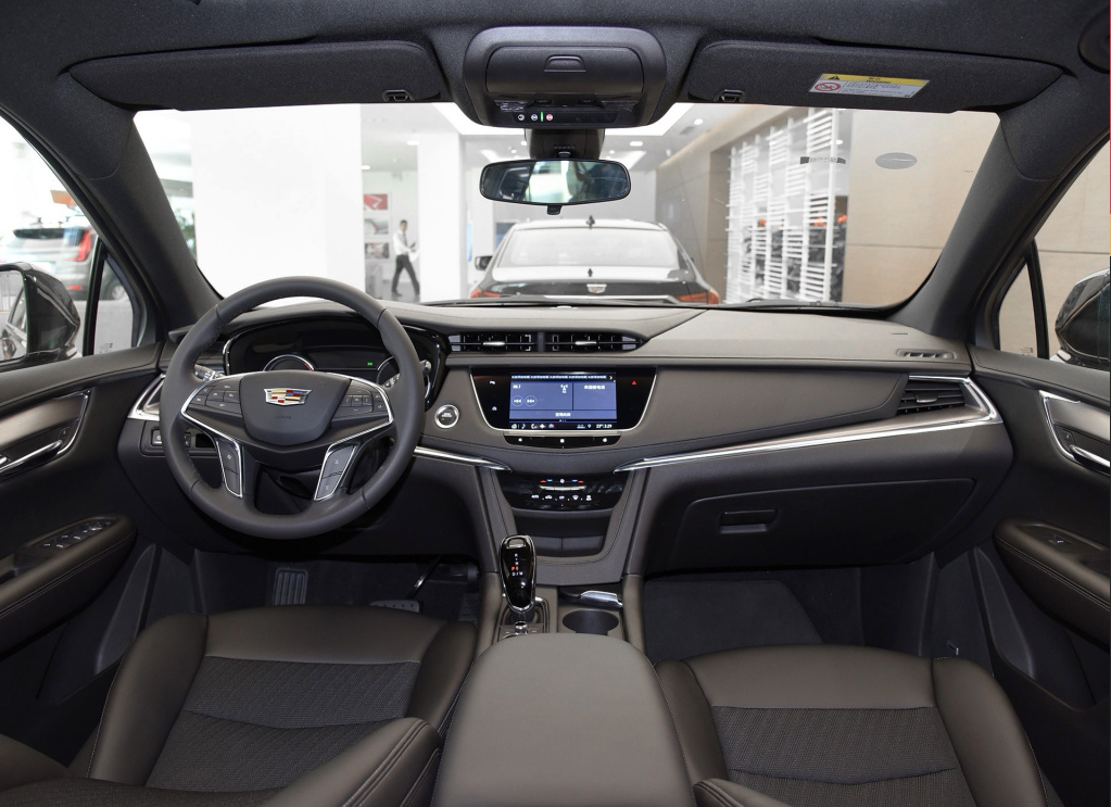 凯迪拉克真拼了！一脚油241匹+9AT+四驱，比X3舒适-搜狐大视野-搜狐新闻