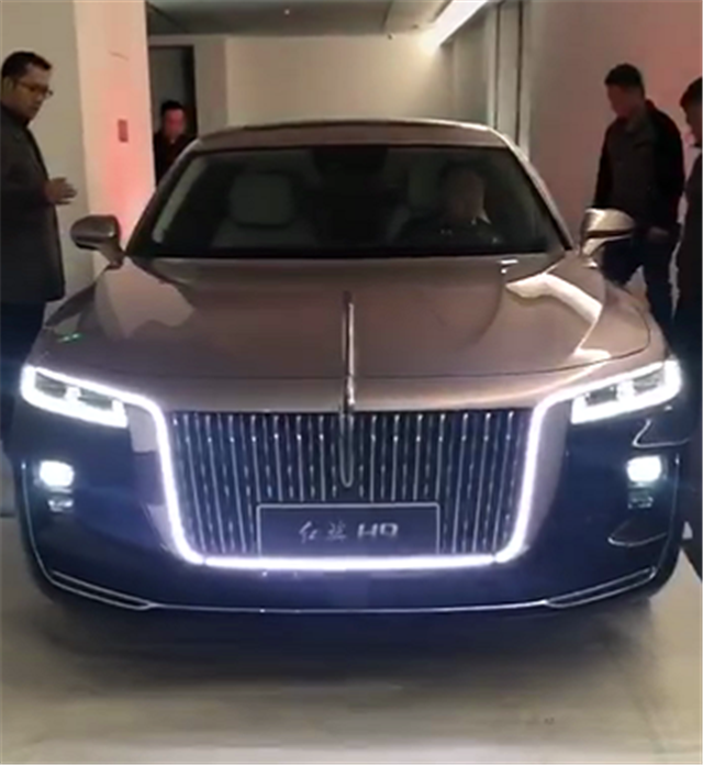 又有一台红旗H9到店，接近5.2米长，全车双拼色，定价成重点_搜狐汽车_搜狐网