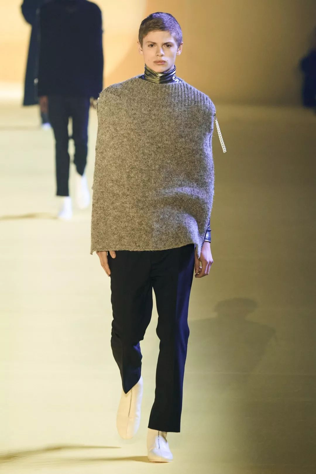 Raf Simons Fall 2020 Menswear，假想David Bowie火星上的生活_人类