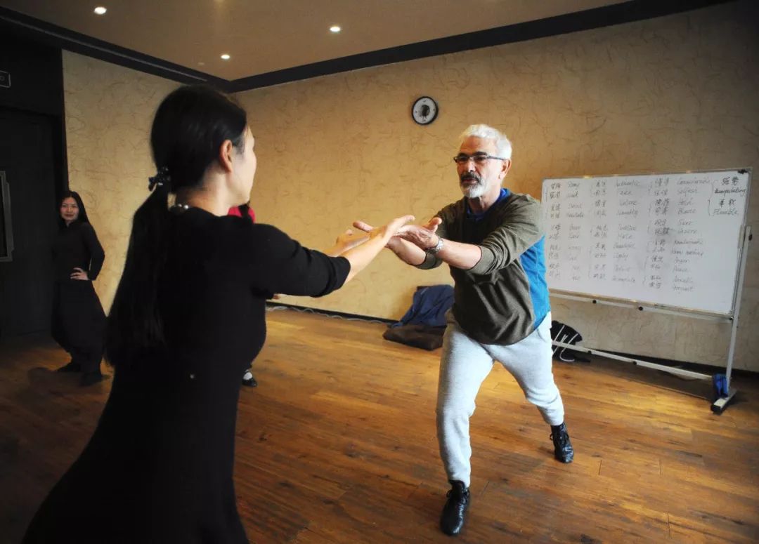 跟着大师学舞动|5月_治疗