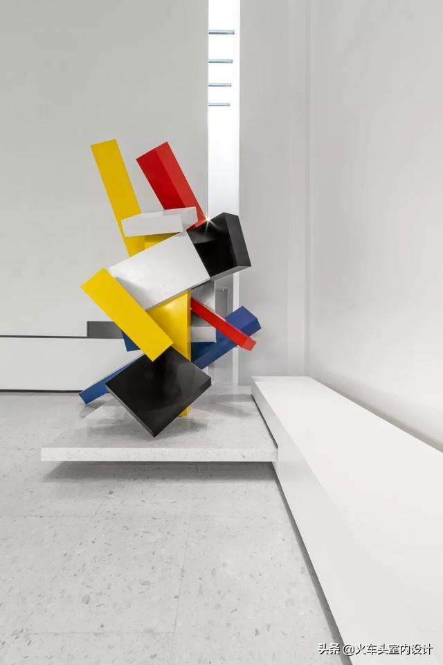 首发｜致敬.蒙德里安，极简设计的纯粹灵魂_空间
