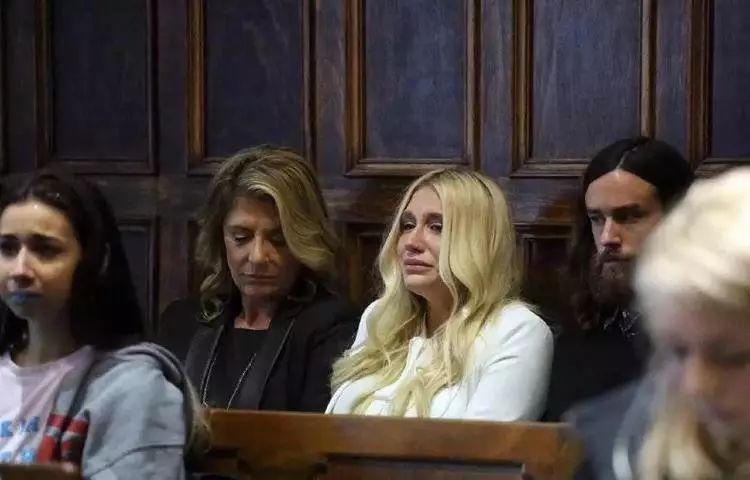 出道十年从Ke$ha到KeSha，她到底经历了啥？_High