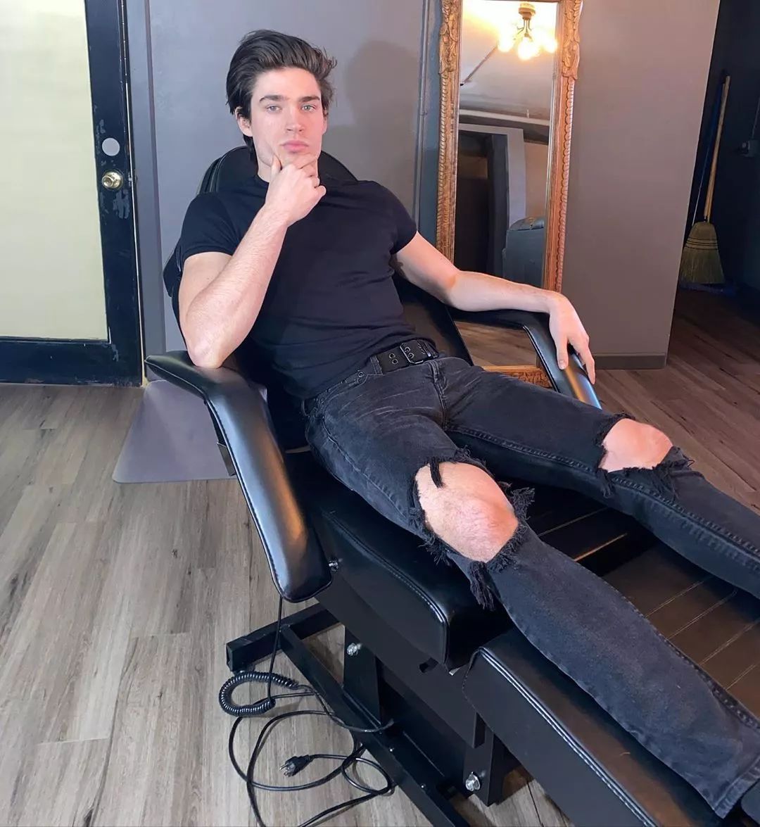 啊！他好像迪士尼童话的王子！_Wyatt