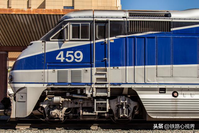 F59PHI型内燃机车：北美洲最常见的客运机车之一，诞生于1994年-搜狐大视野-搜狐新闻