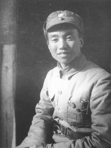 萧克到四野当参谋长，罗荣桓嘱咐他要团结两位老同志，他们是谁-搜狐大视野-搜狐新闻