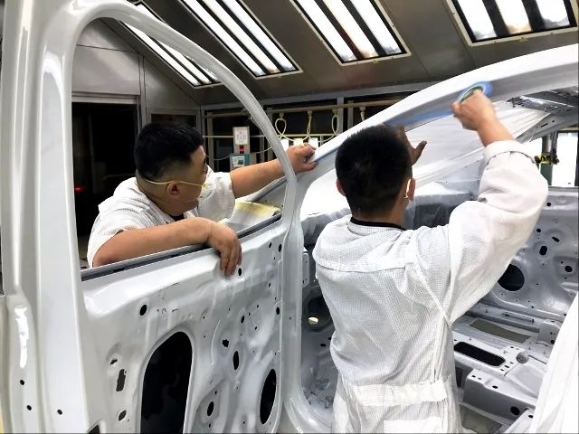 VW416车型首台黑顶车下线_搜狐汽车_搜狐网