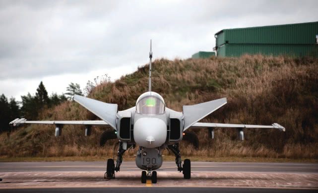 瑞典JAS-39鹰狮战斗机之二_导弹