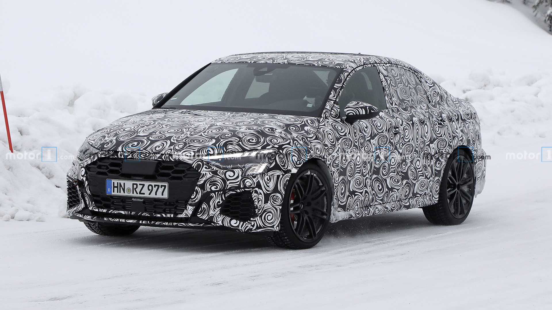 性能怪兽将来临！全新一代奥迪RS3三厢版谍照曝光！_搜狐汽车_搜狐网