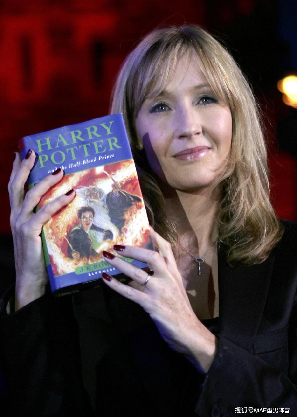重磅！J·K·罗琳宣布霍格沃兹开学，《哈利·波特》向网课免费开放_疫情