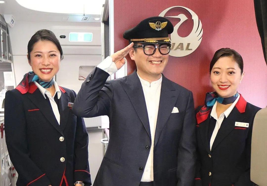 『JAL』要和日本航空第十代制服说再见了。_设计