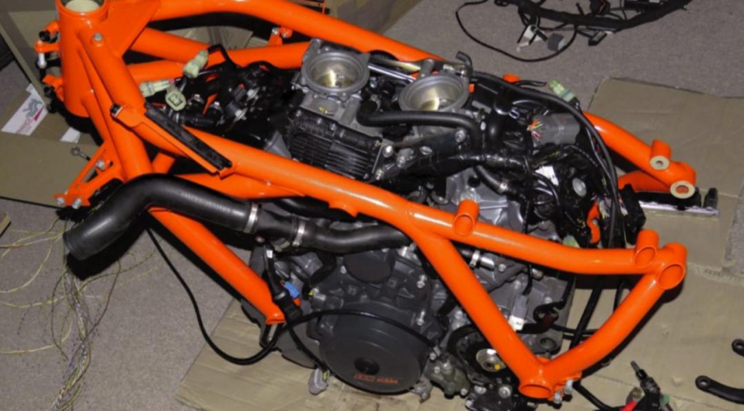 KTM单摇臂的RC1290超跑见过没？这台改装超跑还计划准备量产了_搜狐汽车_搜狐网