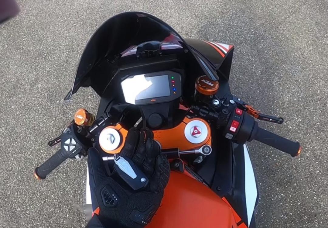 KTM单摇臂的RC1290超跑见过没？这台改装超跑还计划准备量产了_搜狐汽车_搜狐网