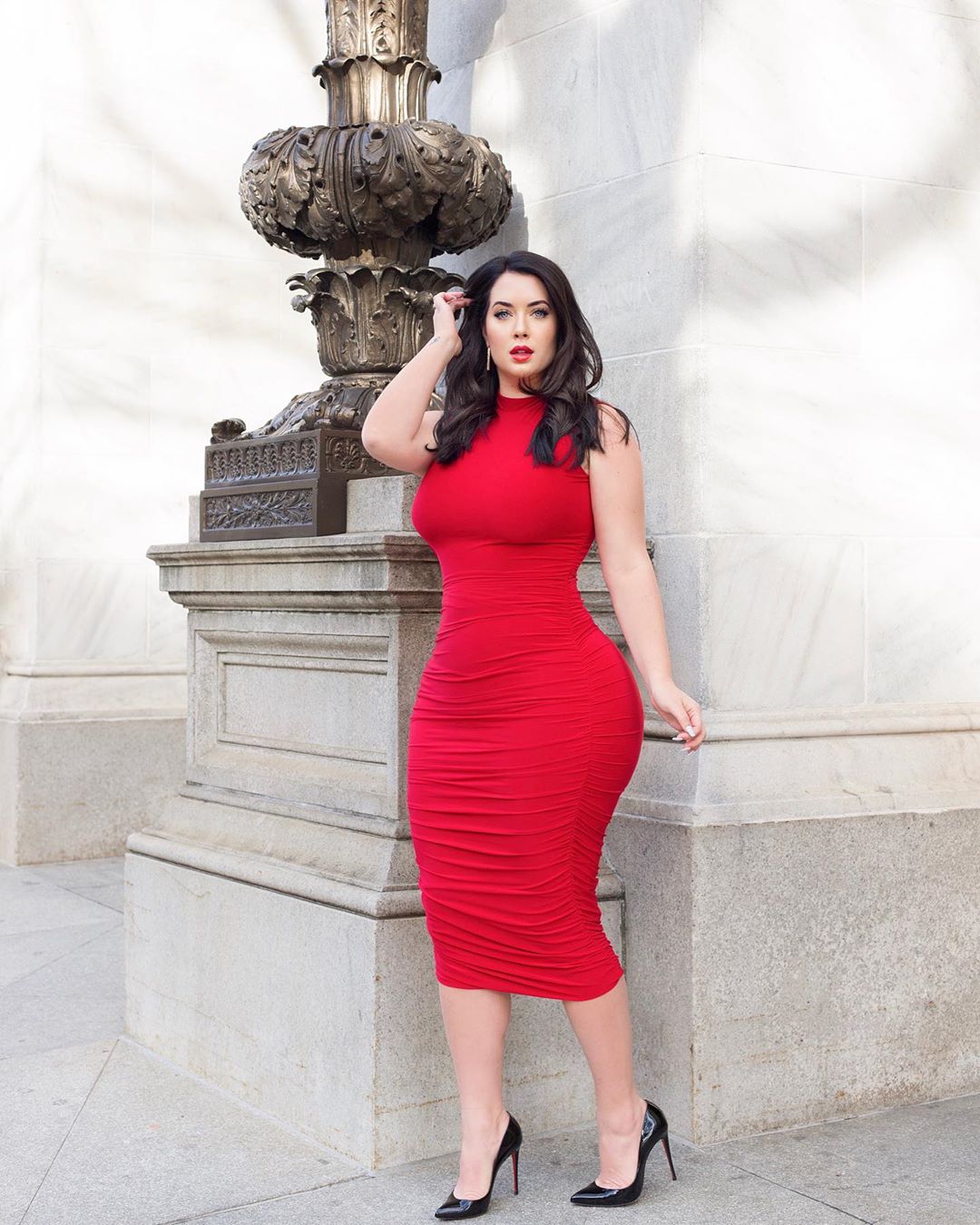 一位非常特别的网红Holly Luyah，一张照片一天获得4万点赞-搜狐大视野-搜狐新闻