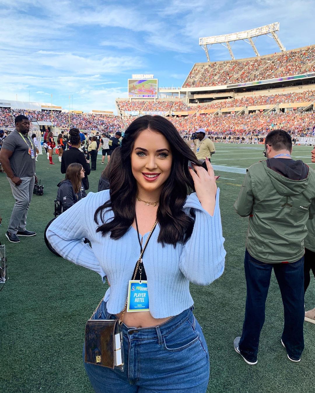 一位非常特别的网红Holly Luyah，一张照片一天获得4万点赞-搜狐大视野-搜狐新闻