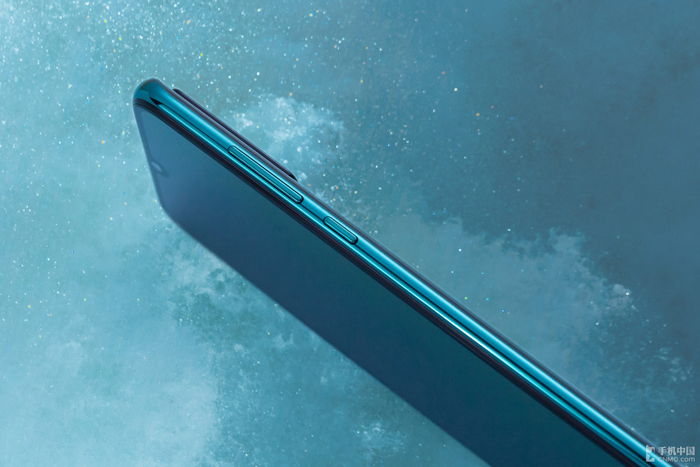 荣耀Play4T Pro图赏：全身亮点打造超级玩家-搜狐大视野-搜狐新闻