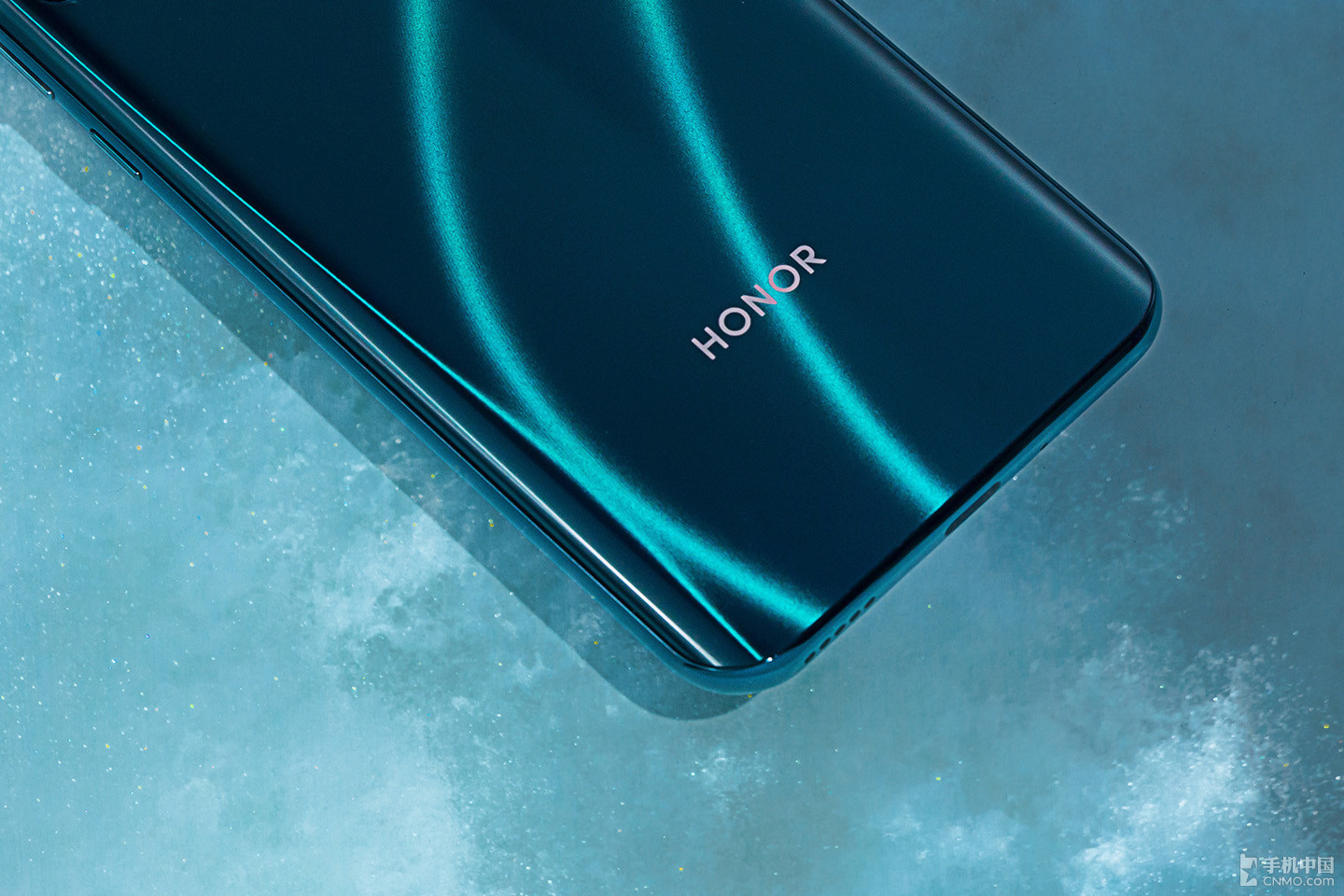 荣耀Play4T Pro图赏：全身亮点打造超级玩家-搜狐大视野-搜狐新闻