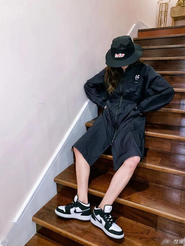 近期明星上脚！想不到国内玩鞋的女明星这么多！鞋最贵的竟是她_Nike