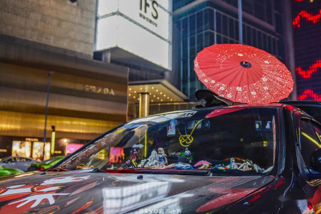 JDM元素满满的日产风度A33，痛车设计师的座驾是什么样子？_搜狐汽车_搜狐网