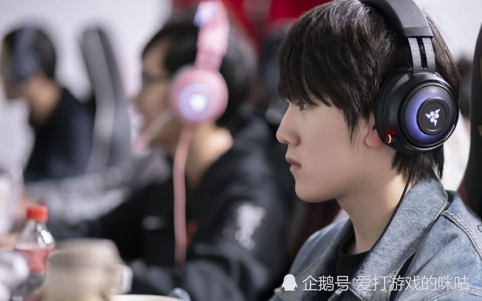 Jackylove成功抵达TES基地，卡萨直呼救世主降临，阿水确定首发_战队