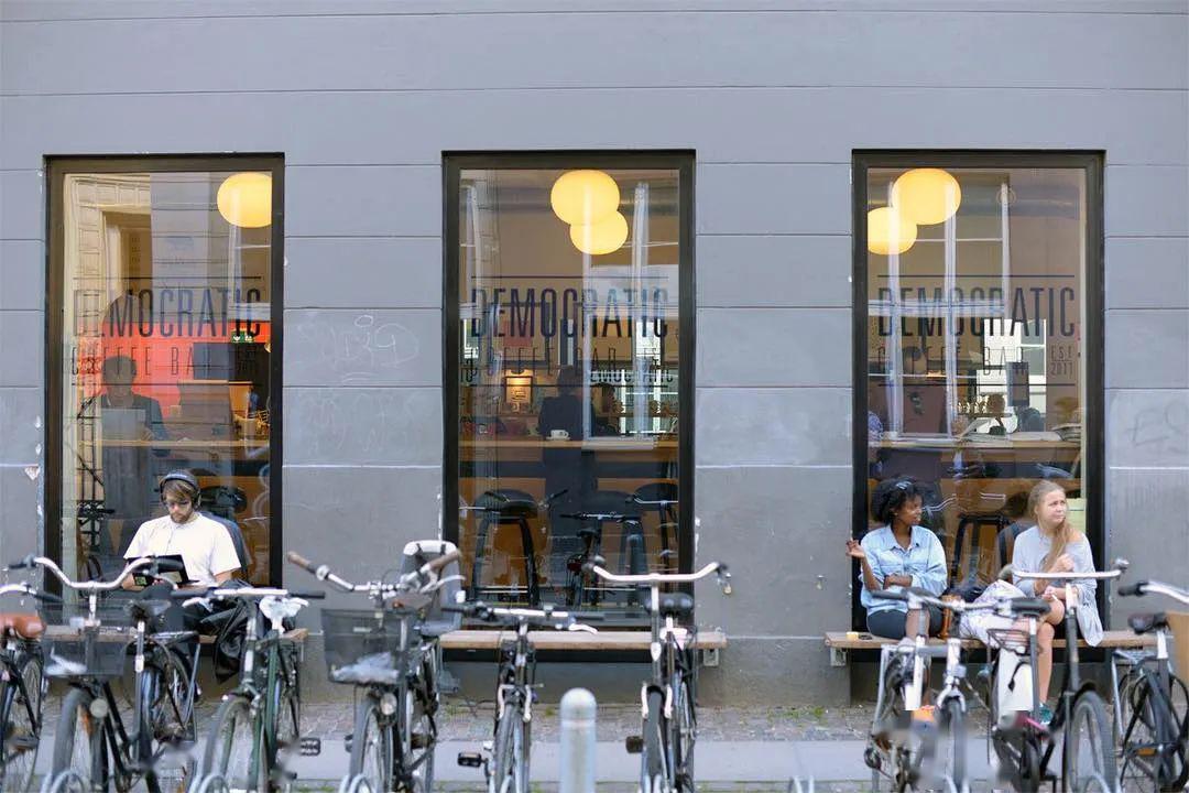 现在的 Ganni 已经不是一个小众品牌_From