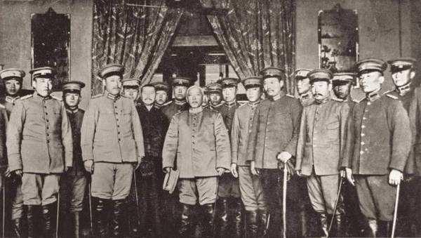 Why did Yuan Shikai choose Li Yuanhong instead of appointing Duan Qirui ...