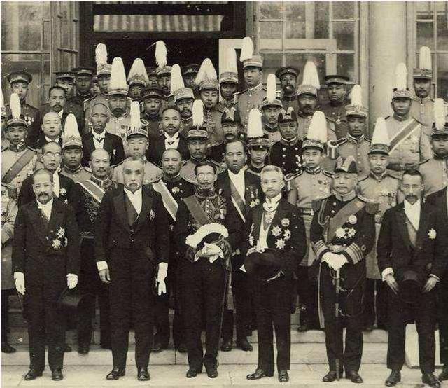 Why did Yuan Shikai choose Li Yuanhong instead of appointing Duan Qirui ...