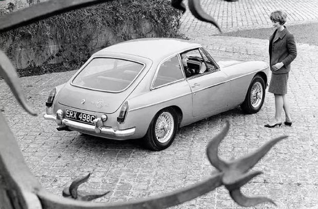 当年的MG是这样的！不止流行于欧洲的MGB跑车_搜狐汽车_搜狐网