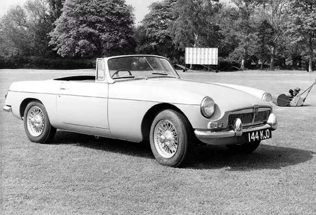 当年的MG是这样的！不止流行于欧洲的MGB跑车_搜狐汽车_搜狐网