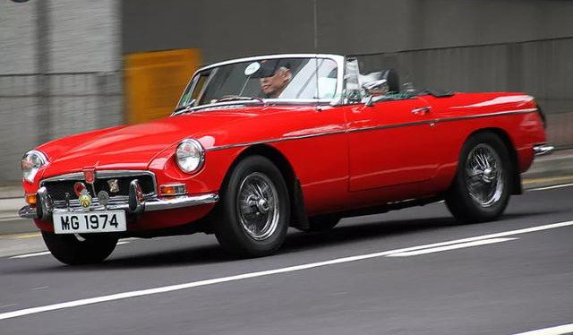 当年的MG是这样的！不止流行于欧洲的MGB跑车_搜狐汽车_搜狐网