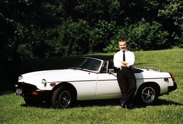 当年的MG是这样的！不止流行于欧洲的MGB跑车_搜狐汽车_搜狐网