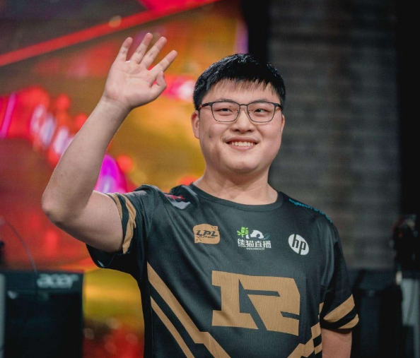 从未获得过世界赛的冠军，uzi凭什么被称为“LOL第一ADC”？_选手