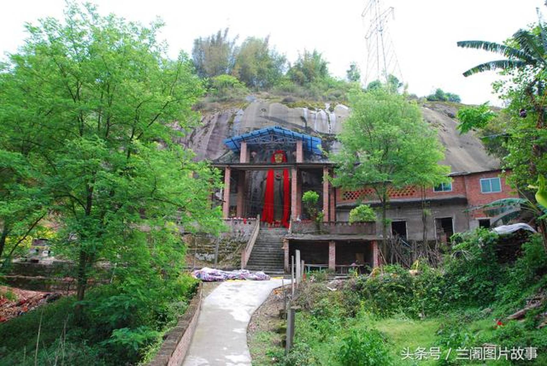 曾被誉为四川省第一大站佛的金紫山大佛，站立500年完好如初！