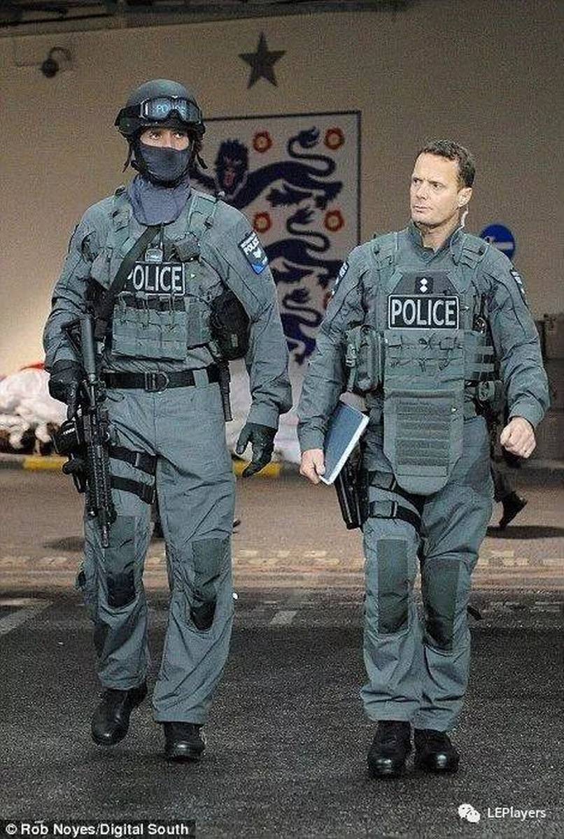 【装备】CTSFO爱用——C2R-mor Lite 背心