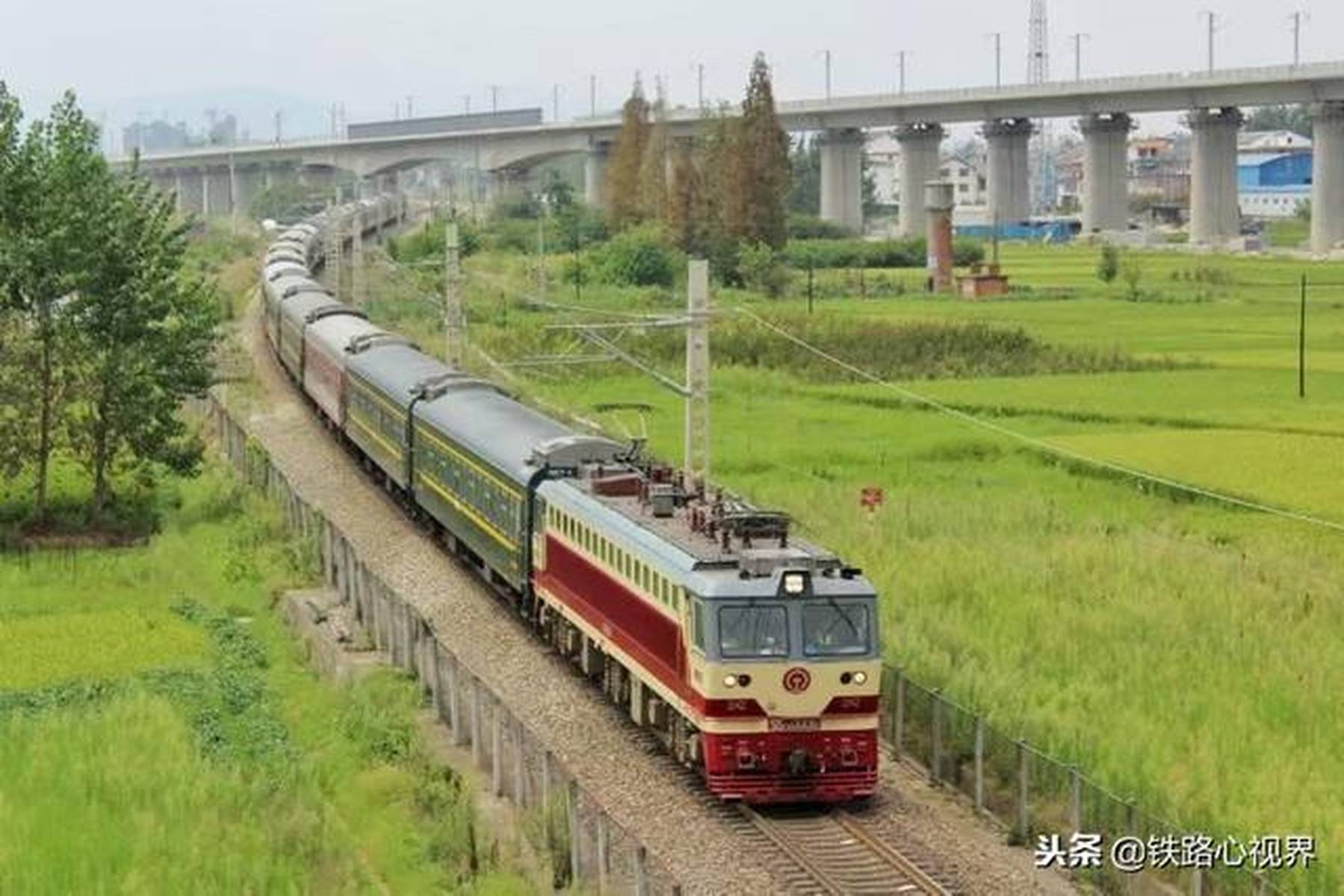 车迷原创（第16期）：韶山7C型电力机车剪影，有喜欢的吗？