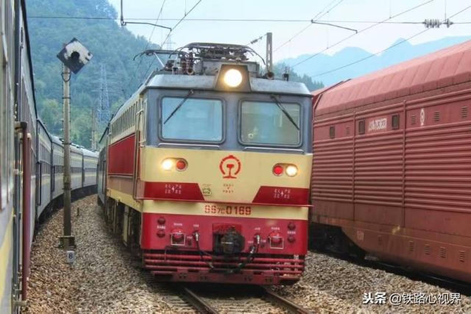 车迷原创（第16期）：韶山7C型电力机车剪影，有喜欢的吗？