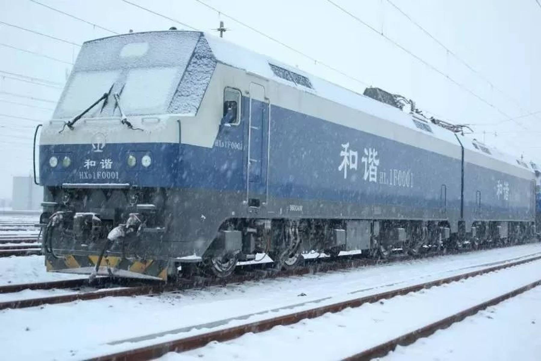 蒙华铁路完成铺轨，中车新型30吨轴重重载机车蓄势待发