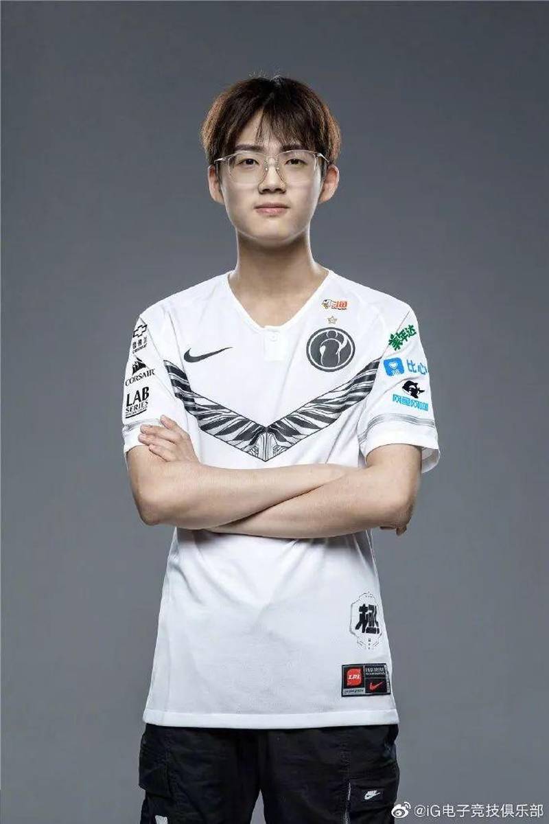 LPL出征战队定妆照大赏