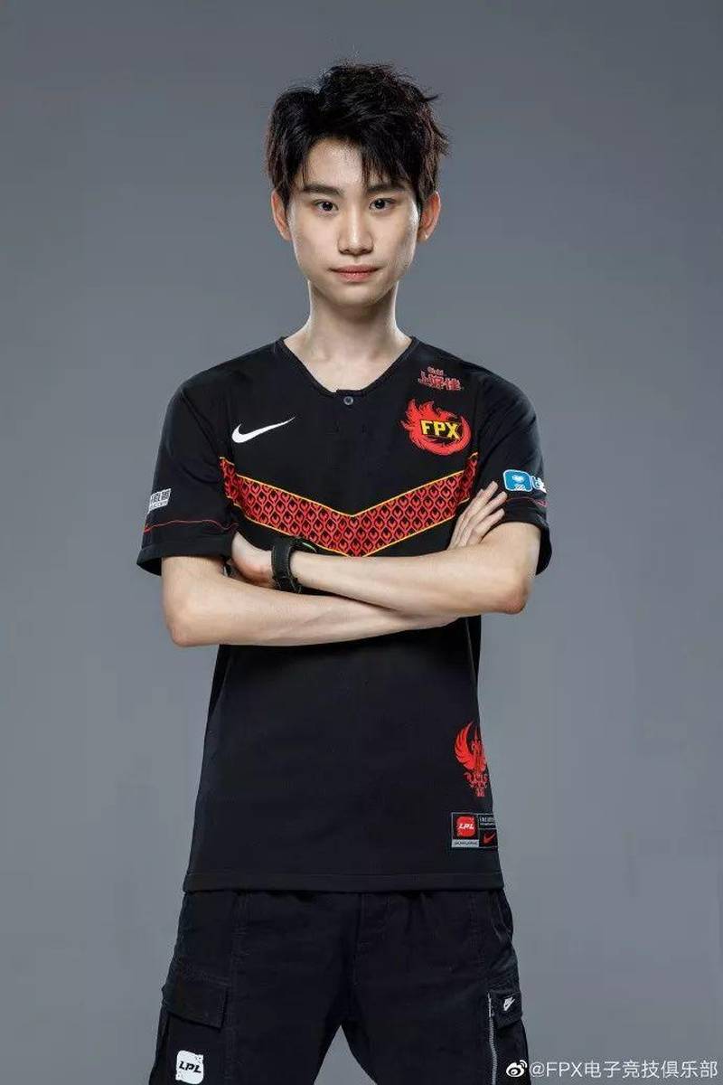 LPL出征战队定妆照大赏