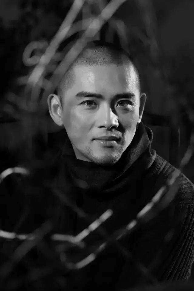 adidas任哲,adas任哲联名款,adas任哲猪年合作款_大山谷图库