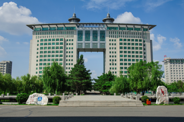 长春理工大学校训长春理工大学校徽长春理工大学校门大山谷图库