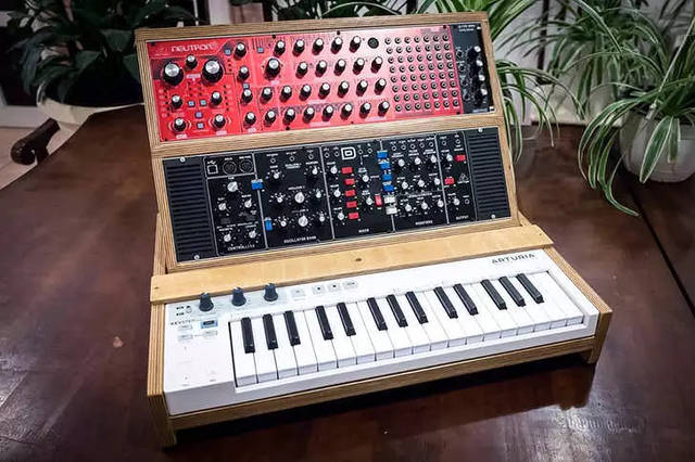 又一款让Behringer Model D变成Minimoog的产品上市,叫DCASE_搜狐网