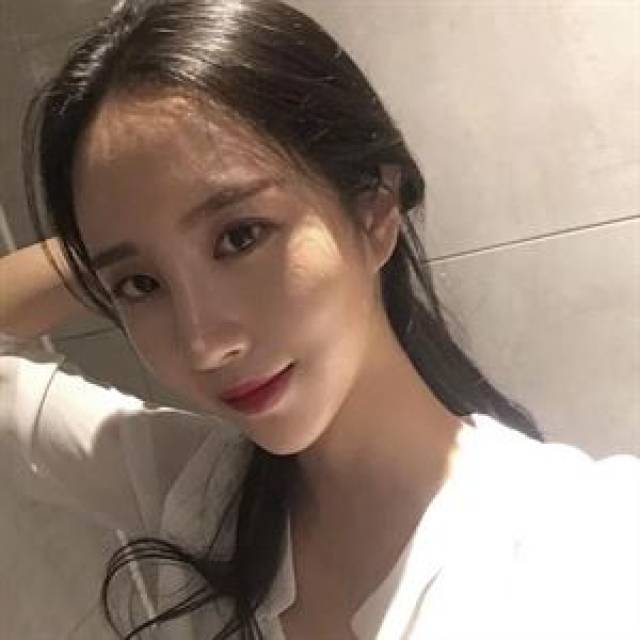 韩国蛇姬美女——Daunni_搜狐网