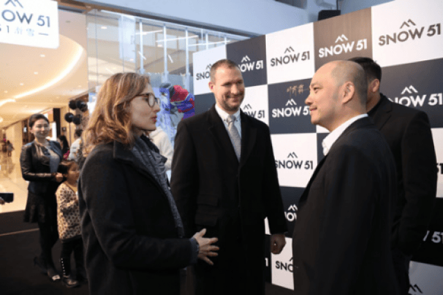 冰雪集结号响彻上海! SNOW51青少年滑雪队正式成立_搜狐网