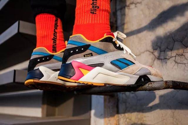 前方高能！Reebok x Bodega 上海限定来了！穿上它不再担心回头率！_搜狐网
