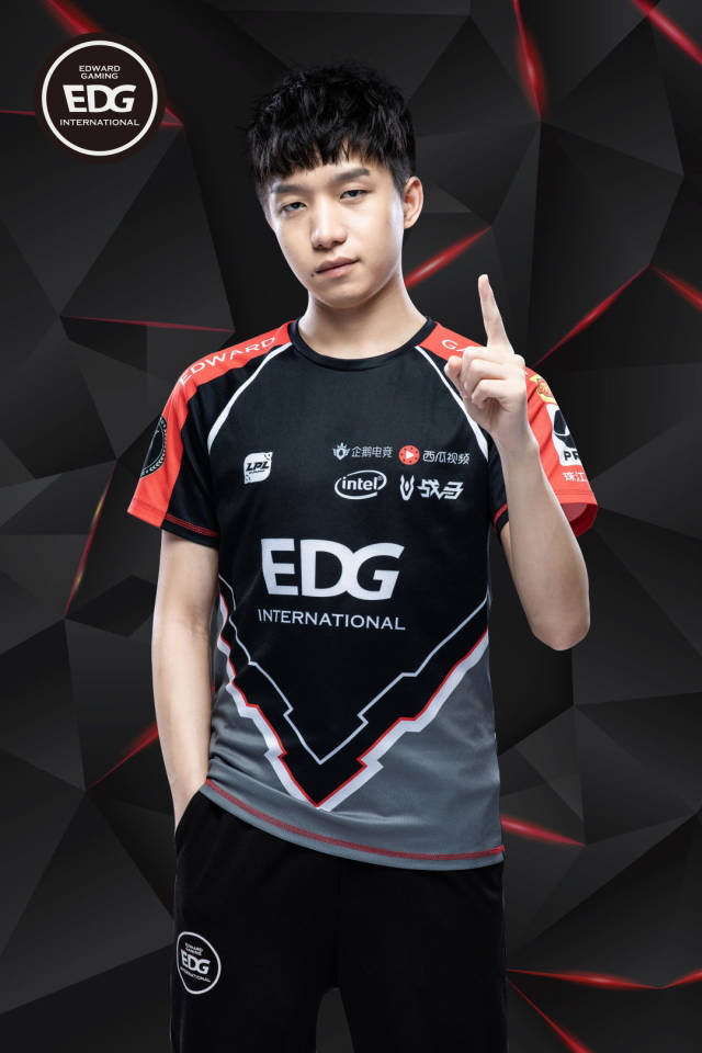 【EDG电子竞技俱乐部英雄联盟分部2019新赛季阵容公布】_手机搜狐网