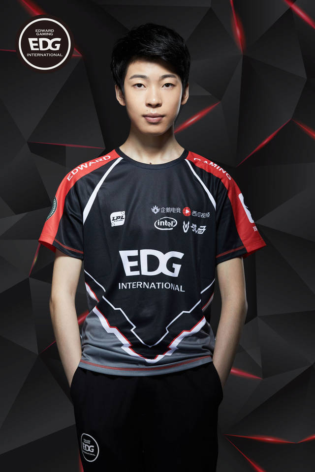 【EDG电子竞技俱乐部英雄联盟分部2019新赛季阵容公布】_手机搜狐网