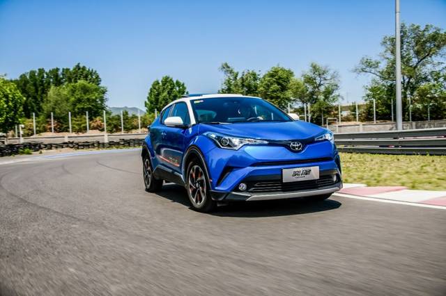 硬核对决！奕泽IZOA/XR-*和逍*谁更燃_搜狐网